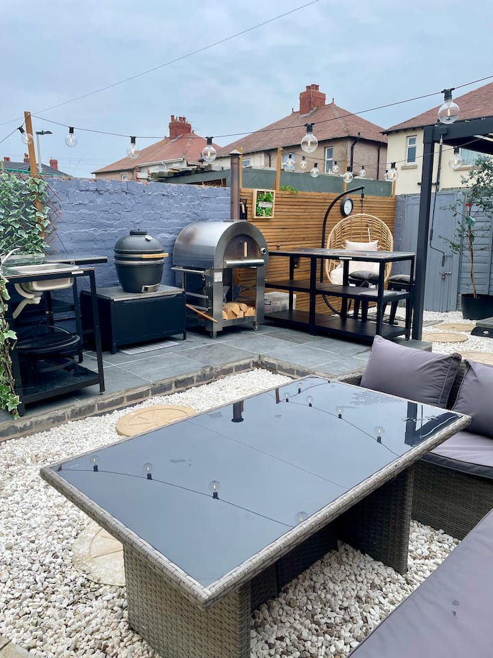 Blackpool Holiday Home With Hot Tub - Blackpool