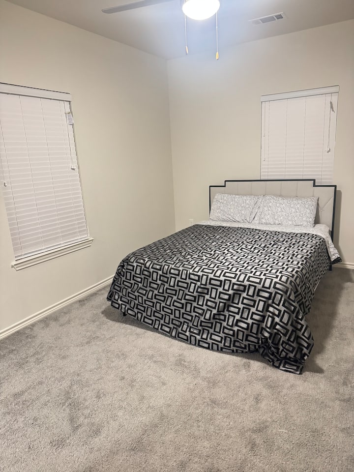 It’s A Share Place With Your On Private Room. - Lake Charles, LA