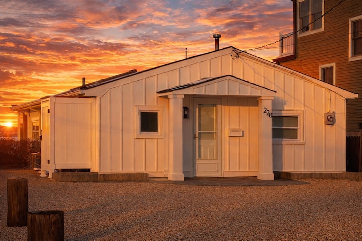 Bayfront Escape | Private Dock | Sunset Views - Lavallette, NJ