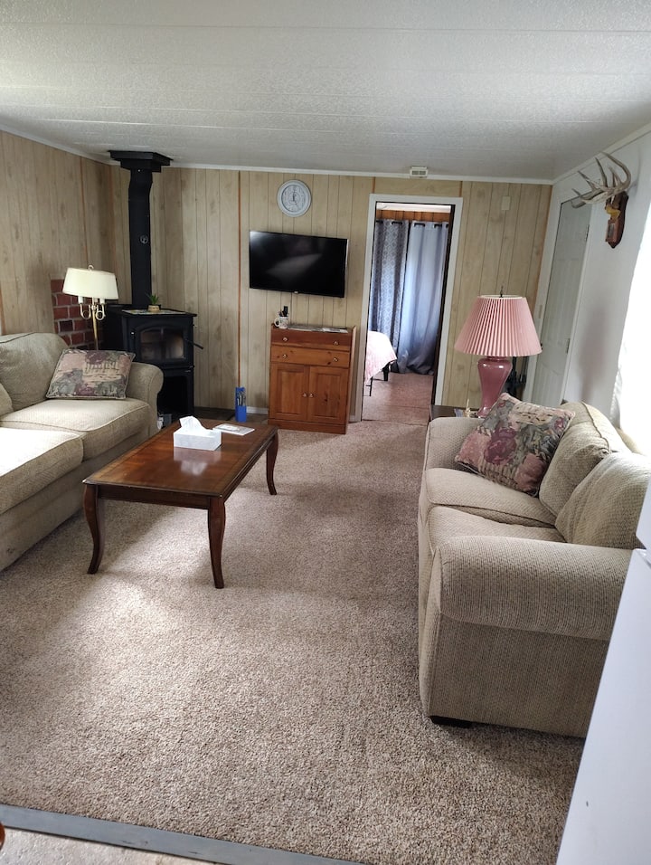 Cozy 2 Bedroom, 2 Bathroom, Office, Yard, Mobile - Dillon, MT