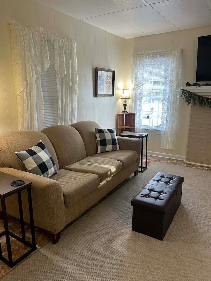 Mamaw’s Place–cozy Farmhouse In Mountain City, Tn - Mountain City, TN