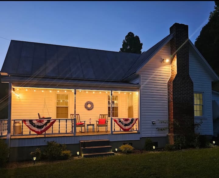 Mamaw’s Place–cozy Farmhouse In Mountain City, Tn - Mountain City, TN