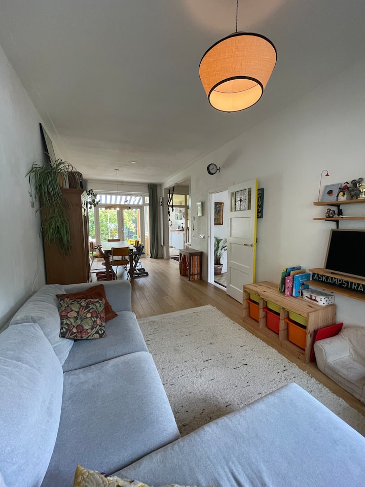 Warm And Spacious Family Home With Garden - Utrecht