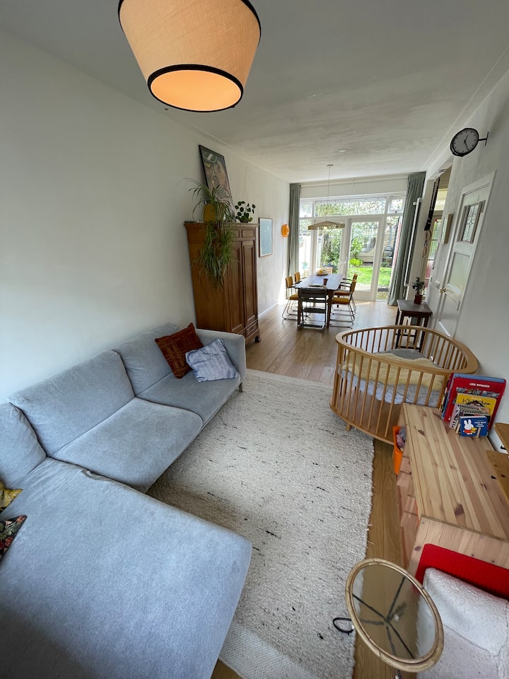 Warm And Spacious Family Home With Garden - Utrecht
