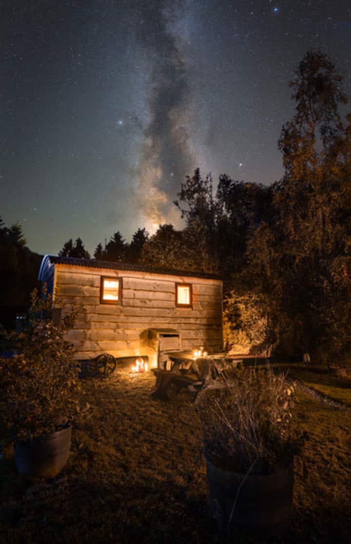 Cosy Wagon With Mountain Views - Machynlleth