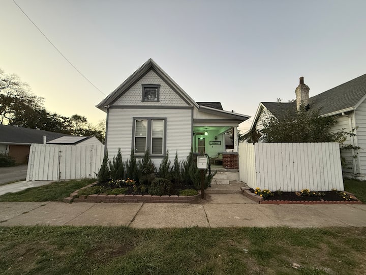 Basement 1 Twin Bed Studio Separate Entrance - デイトン, OH