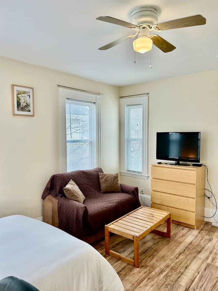 W.r. Private Apt On Flr 2 Sleeps 6 3 Beds - Weston, MA