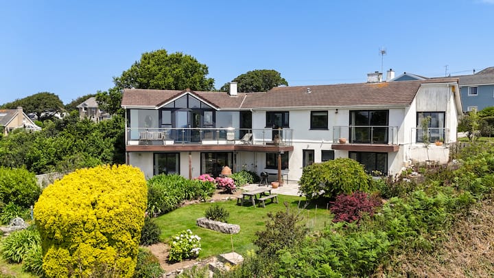 Large Holiday Home In Marazion With Sea Views - Penzance