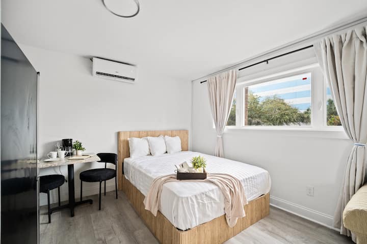 Boutique Hotel Steps Beach Double Queen Suite - Myrtle Beach, SC