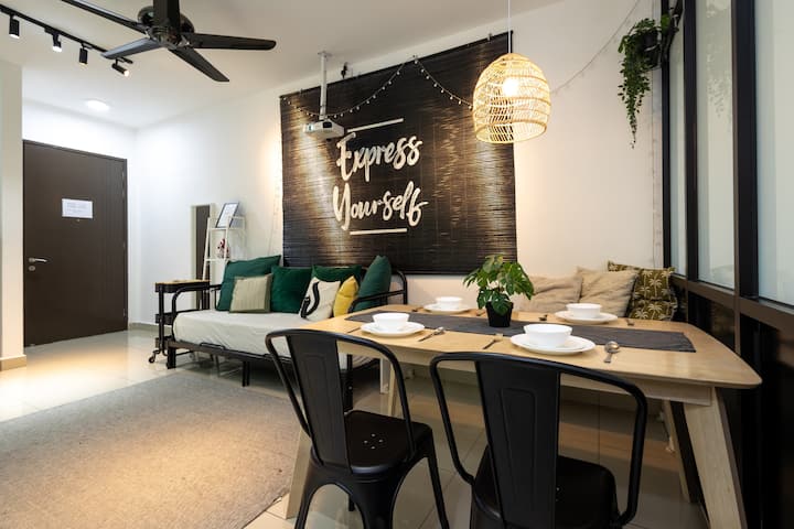 Projector | Muslim Friendly | 4bedroom | 2 Parking - Ipoh