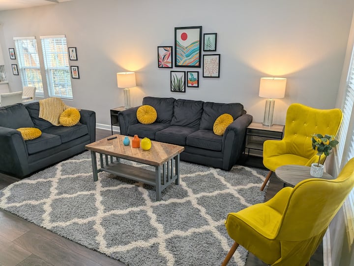 Cheerful 3br/2ba House Minutes From Canyon Lake - Canyon Lake, TX