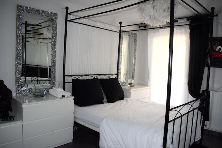 Chambre Spacieuse à Port Marianne - Lattes