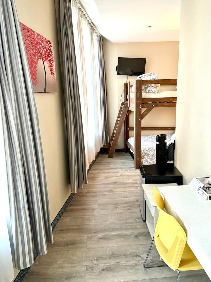 Soho Deluxe Double Deck Room In Hotel Comfort - Brooklyn, NY