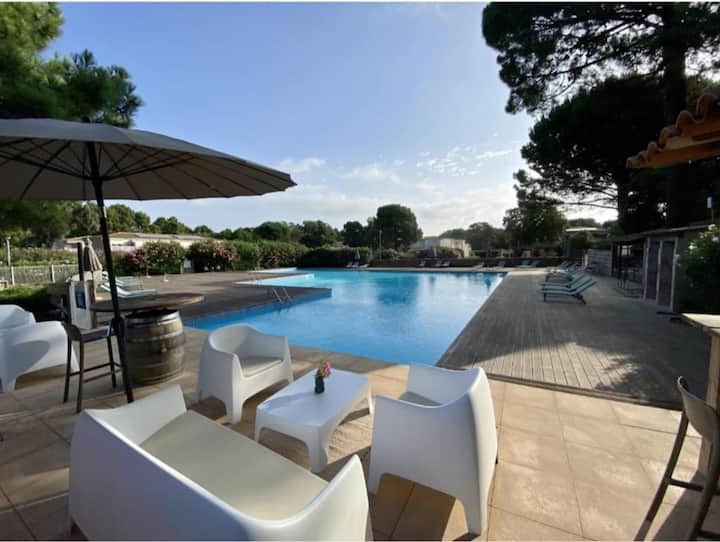 Studio Cosy à 2 Pas De Cala Rossa Avec Piscine. - Plage de Palombaggia