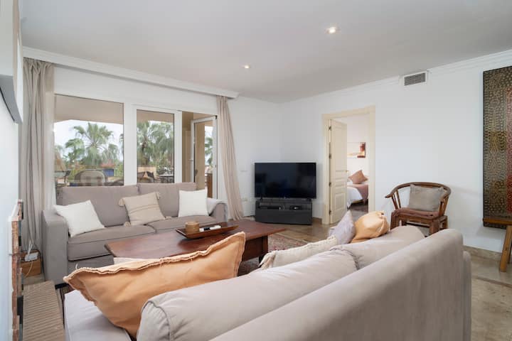 Spectacular Terrace. Stunning Sea View. King Bed - Marbella