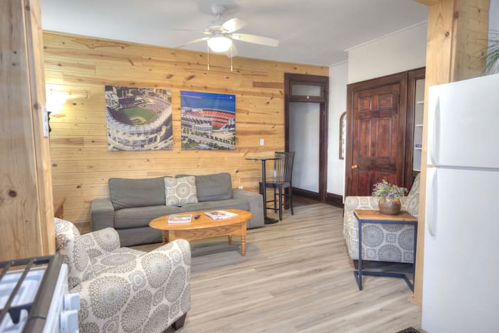 The Ohio State University/ Fairgrounds 2 Br 1ba - Columbus, OH