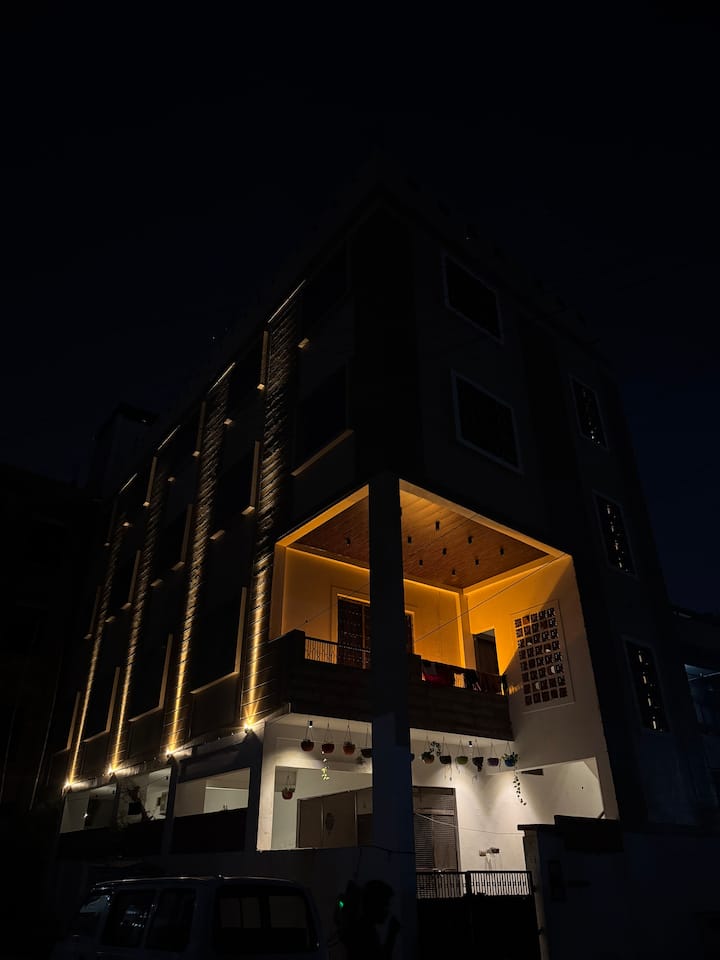 Cheerful 4bedrooms Row House (Only For Family) - Varanasi