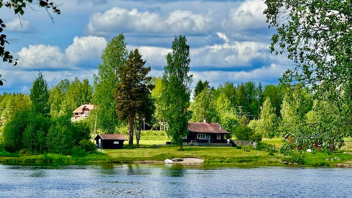 Nice Cottage With Fabulous Lake Location. - Ljusdal