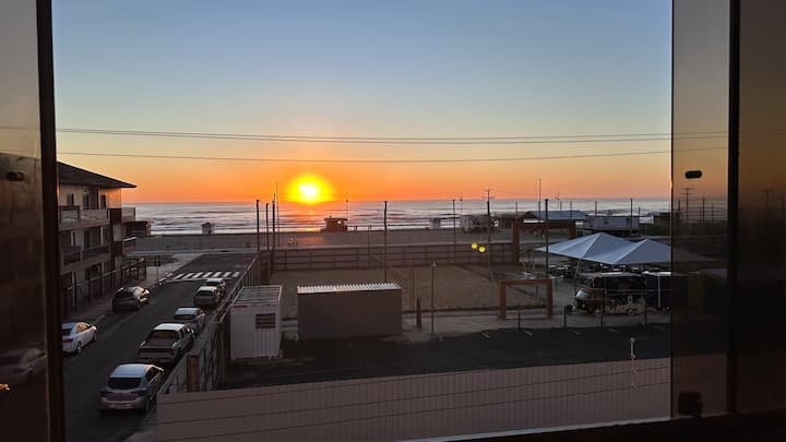 Apartamento Amplo, Apenas 30 Metros Do Mar. - Capão da Canoa