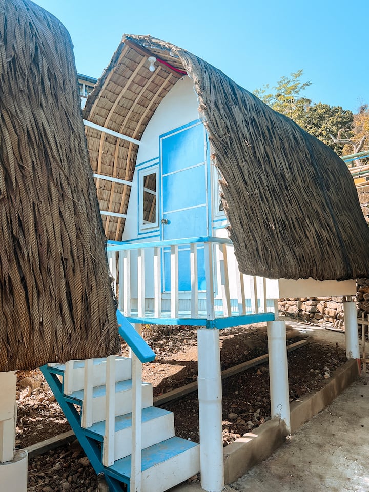 Teepee Hut Near Dive Site - Mabini