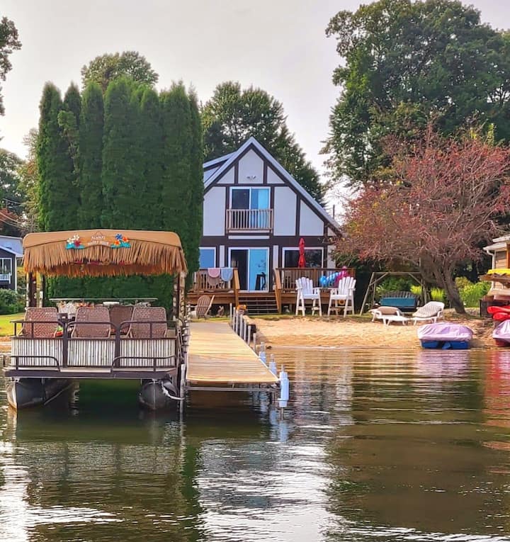 Whimsical Lakefront Cottage Sister Lakes, Mi - Dowagiac, MI