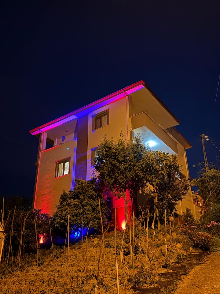 Doğayla Iç Içe Deniz Manzaralı Dubleks Müstakil Ev - Trabzon