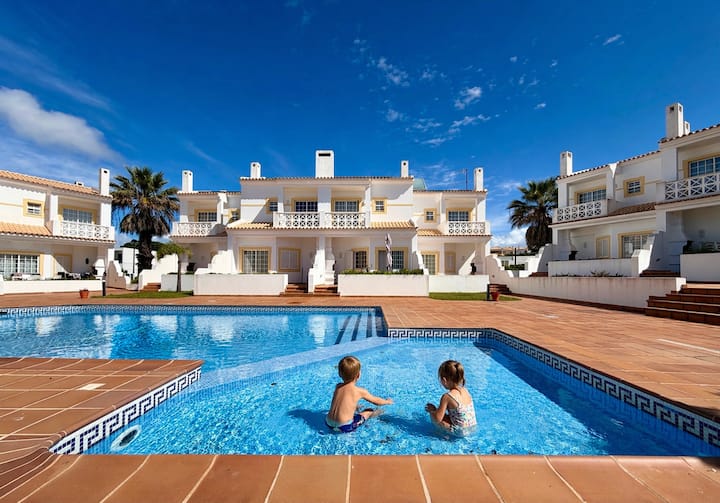 Balaia Plaza Al – Family Friendly Home With Pool - Boliqueime