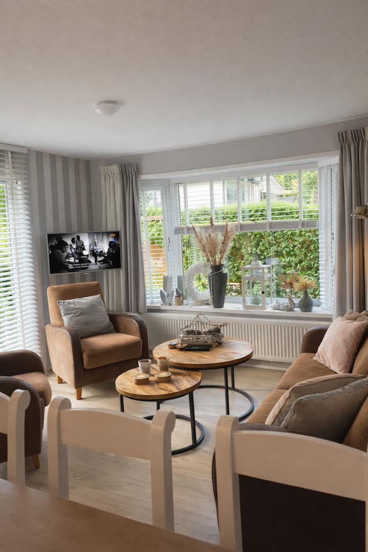 Luxe Chalet Met Prachtig Terras Op De Veluwe - Gelderland