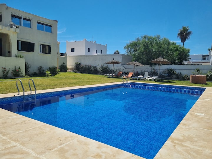 فيلا رائعة في كابونيجرو بمسبح كبير،مطلة على البحر - Tétouan