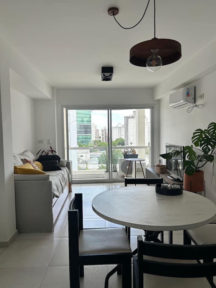 Departamento Céntrico Y Luminoso En La Plata - La Plata
