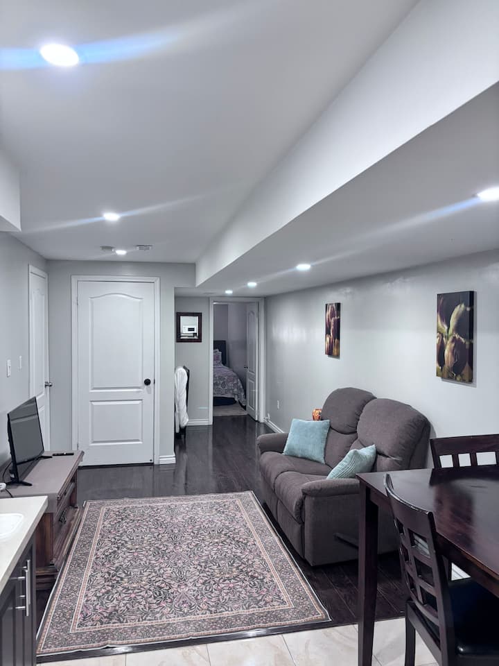 Bernie's Basement - Milton