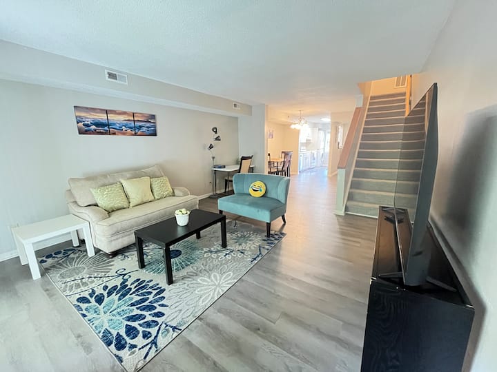 Lovely 2-bedroom Condo With 2 Free Parking - Chapel Hill, NC