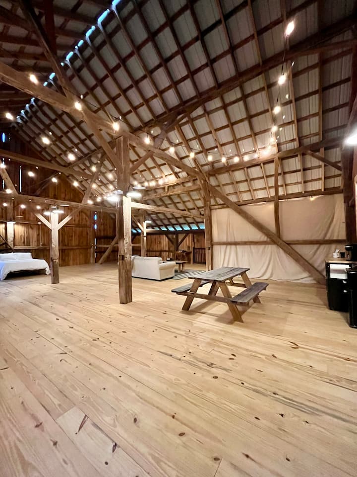 Quaint Glamping In 1800’s Barn - Farm Stay - Bel Air, MD