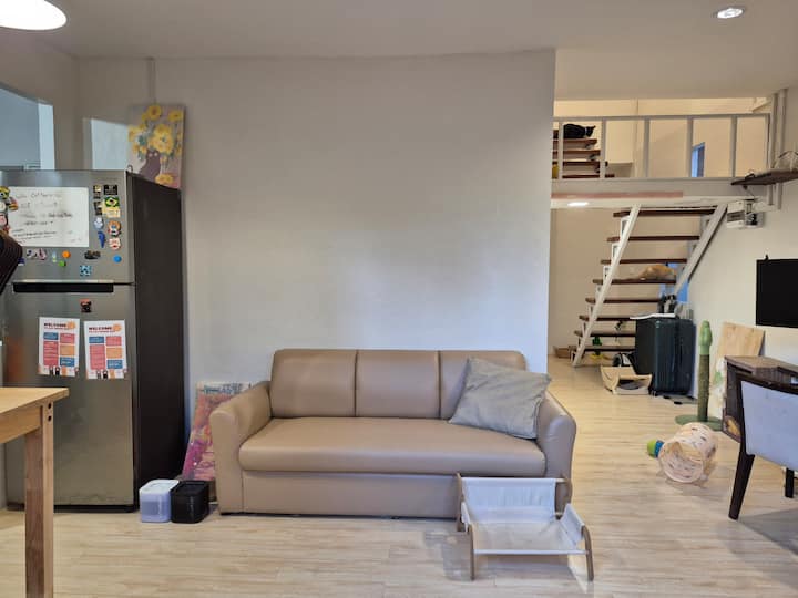 Cozy Room In Cat House, Silom Area Close To Bts - Bangkok