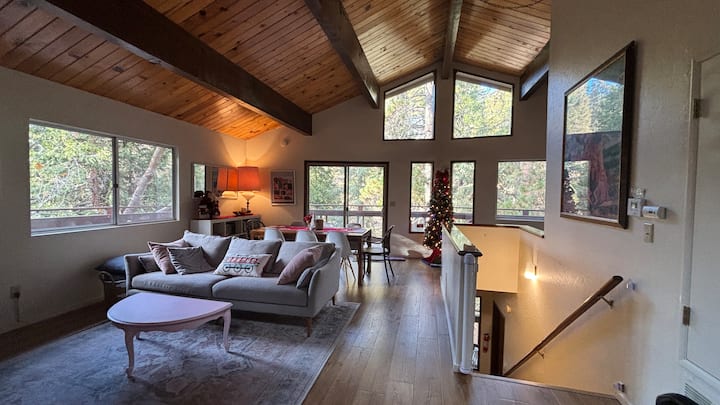 Book Autumn Cabin Near Big Bear, Lake Arrowhead - Running Springs, CA