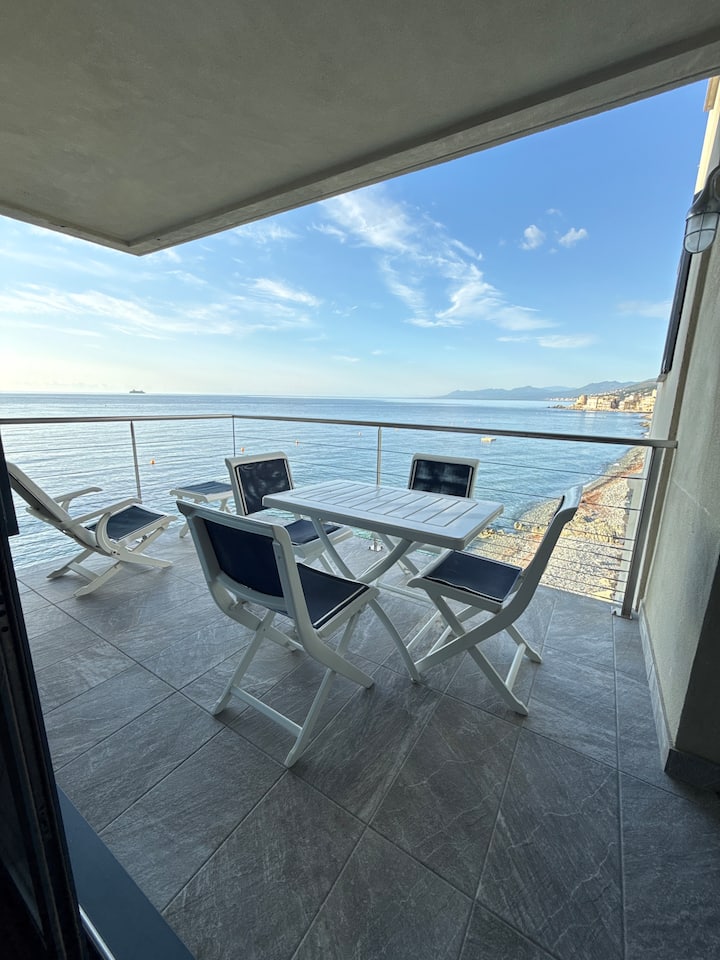 Grand Appartement Au Bord De L’eau. Erbalunga - Brando
