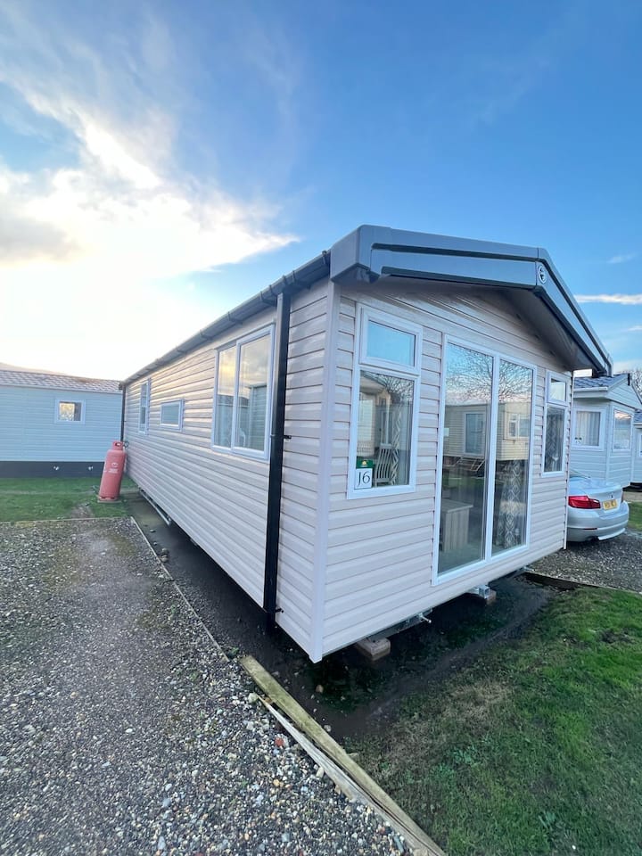 Static Caravan Sleeps 6 In Stunning Condition - Bembridge