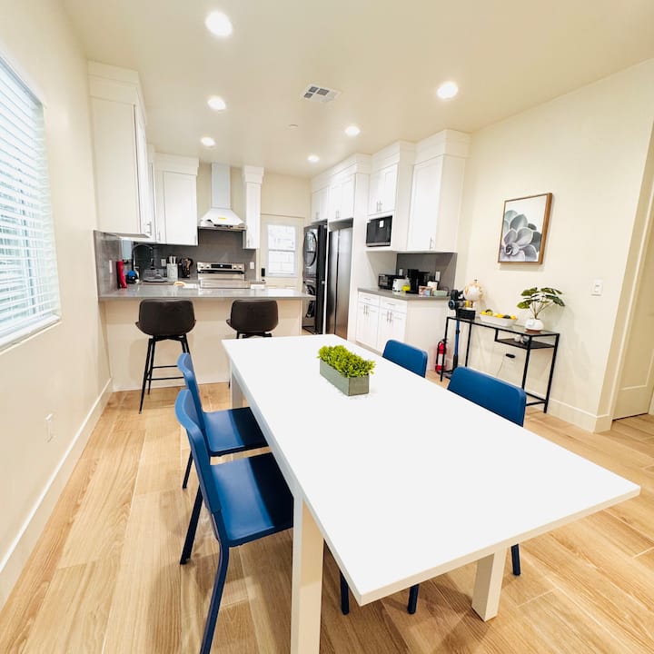 Cheerful - Cute Private Bedroom Near Disneyland - Garden Grove, CA