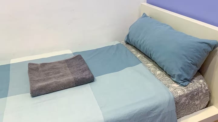 Blue Room For One Person, Plaza España 2min - Barcelona