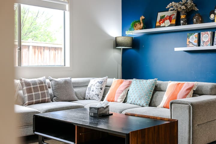 Modern Homly 6brm House For Big Group At Pakenham - Melbourne