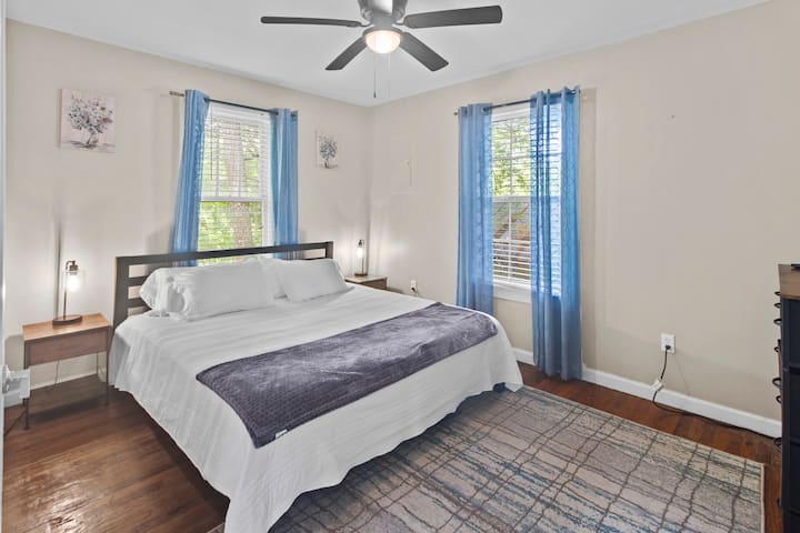 Cozy & Stylish Farmhouse - Starkville, MS