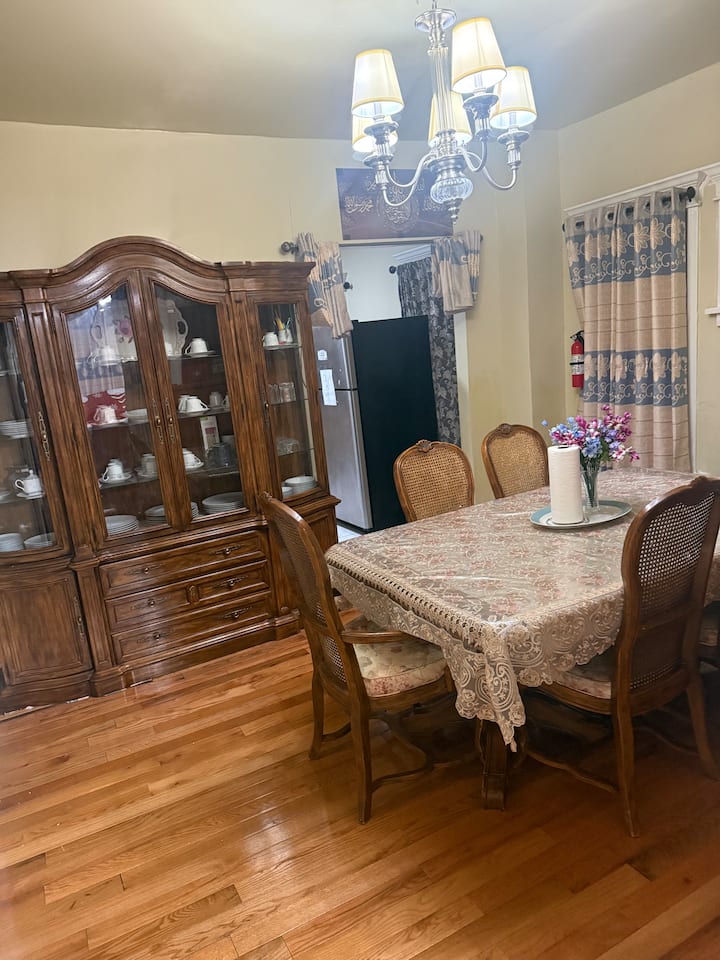 Cheerful 3 Bed Room Apartment - 水牛城