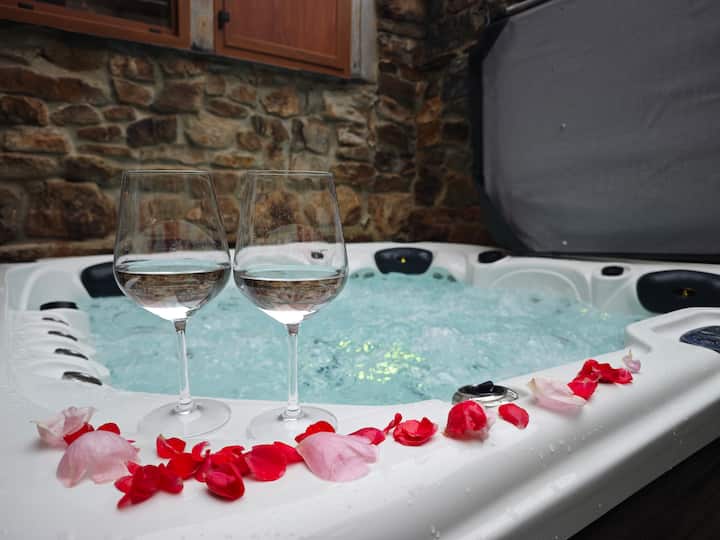 Casa Do Bico. Casa Rural De Piedra Y Madera. - Becerreá