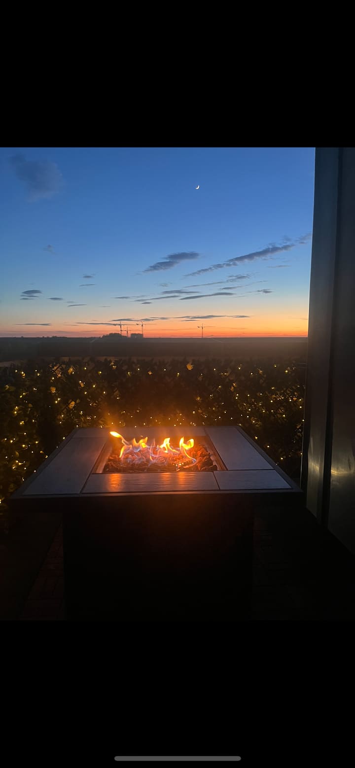 Bright & Modern Penthouse Apartment - Dublin