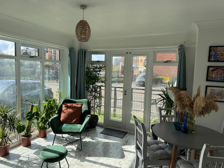 The Little Yorkshire Canal Side Flat - Leeds