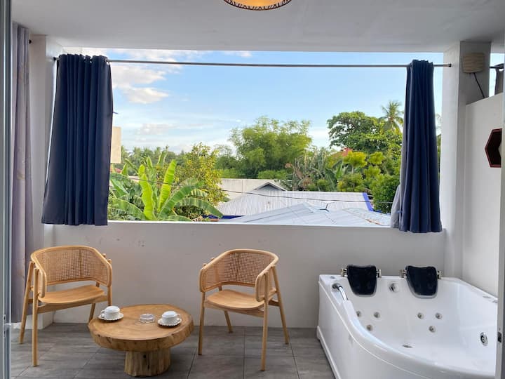 1 Xl Jacuzzi Suite/queen/ac/hot Water/wifi/netflix - Panglao