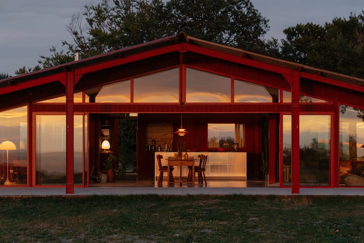 3 Bedroom Glass-house In Auvergne - Chalmazel