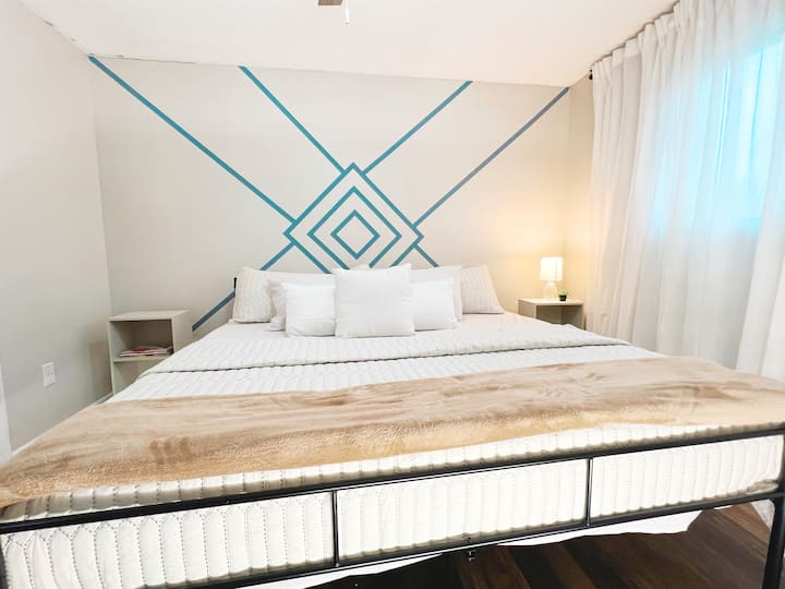 Private Home Near Easton Mall - New Albany, OH