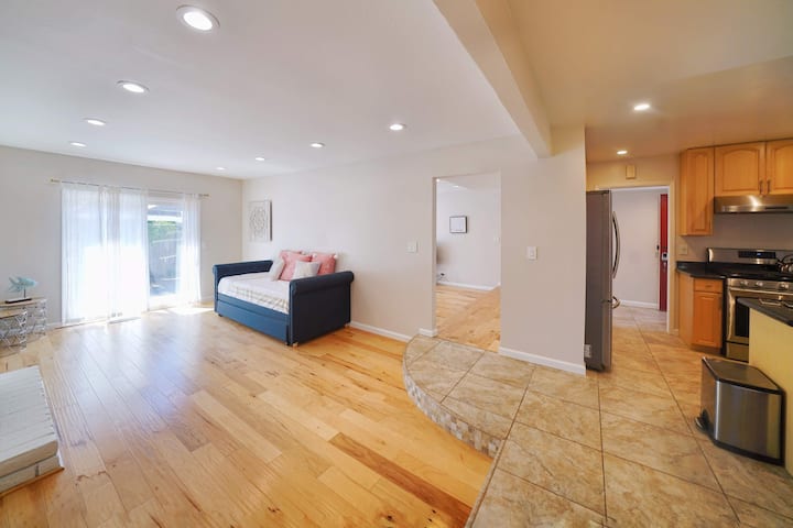 Comfort 9bds House Near Tesla Meta Google | Airbnb - Fremont, CA