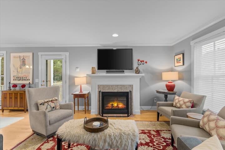 Gorgeous 3 Bedroom In Popular Stowe Location. - Stowe, VT